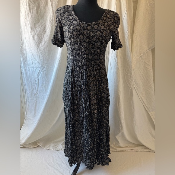 Starina | Dresses | Vintage Starina Black Patterned Flowy Dress | Poshmark